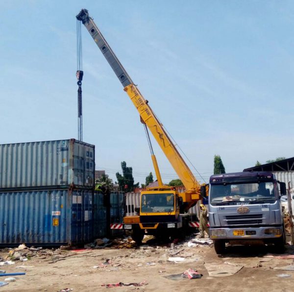 Lifting Containers – Reliance Group Tanzania